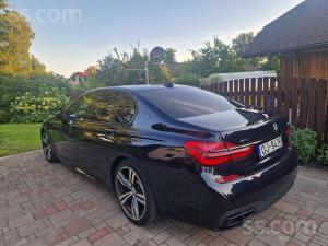 Blue BMW 740 2016 in Jelgava, with an engine capacity of 3.00 L and mileage of 260 thousand km for 28800 €, photo 4 on AUTOMOTO.COM.LV