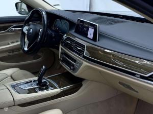 Zils BMW 740 2017 Viļņa, ar dzinēja tilpumu 3.00 L un nobraukumu 86 tūkst. km par 26490 €, foto 14 vietnē AUTOMOTO.COM.LV