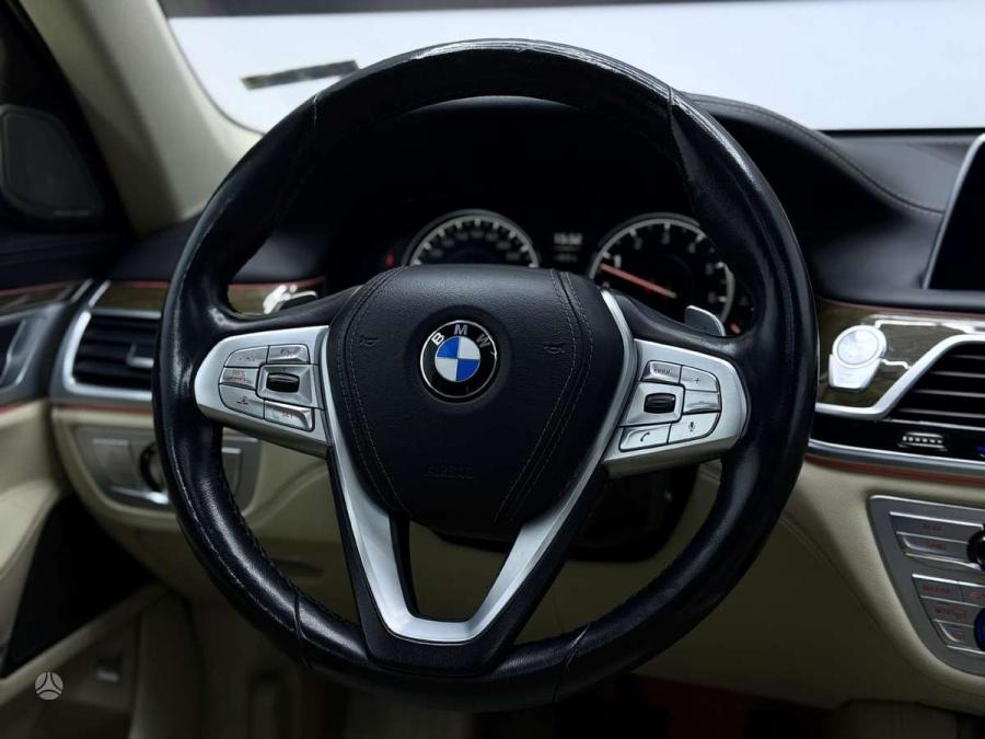 Zils BMW 740 2017 Viļņa, ar dzinēja tilpumu 3.00 L un nobraukumu 86 tūkst. km par 26490 €, foto 16 vietnē AUTOMOTO.COM.LV
