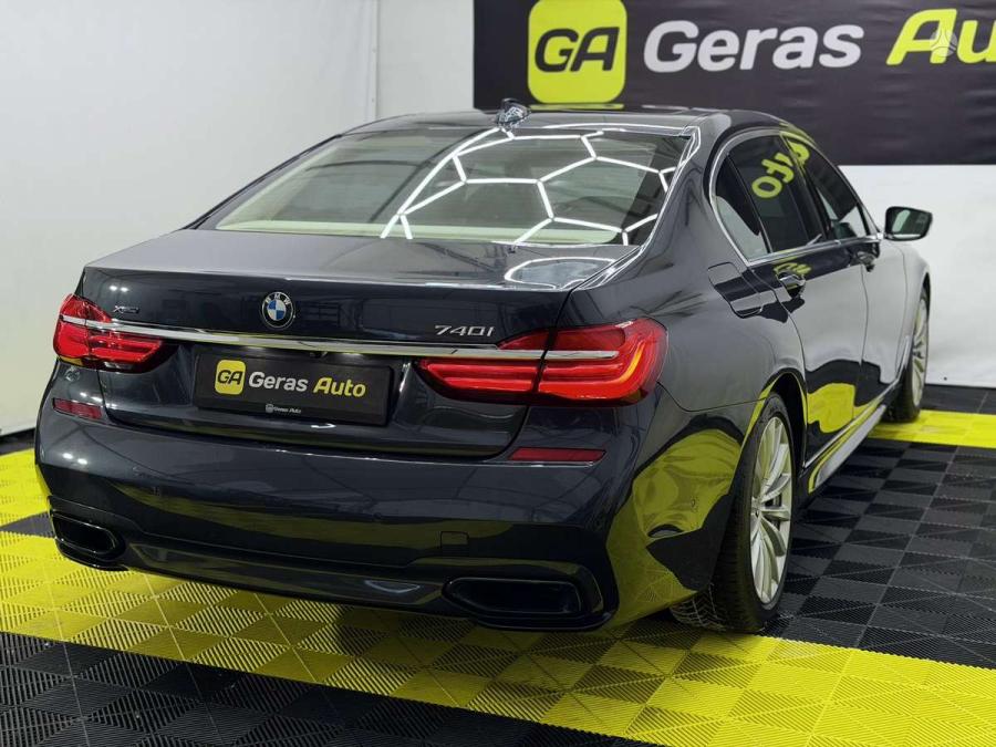Blue BMW 740 2017 in Vilnius, with an engine capacity of 3.00 L and mileage of 86 thousand km for 22300 €, photo 5 on AUTOMOTO.COM.LV