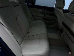 Blue BMW 740 2017 in Vilnius, with an engine capacity of 3.00 L and mileage of 86 thousand km for 22300 €, photo 13 on AUTOMOTO.COM.LV