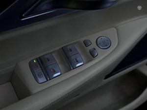 Blue BMW 740 2017 in Vilnius, with an engine capacity of 3.00 L and mileage of 86 thousand km for 22300 €, photo 21 on AUTOMOTO.COM.LV