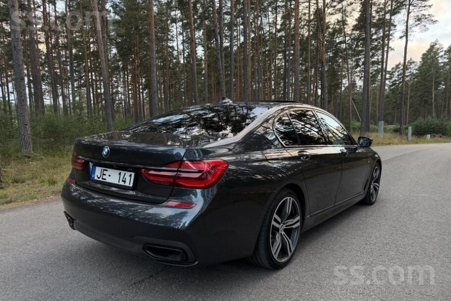 Blue BMW 740 2018 in Riga, with an engine capacity of 3.00 L and mileage of 208 thousand km for 30000 €, photo 5 on AUTOMOTO.COM.LV