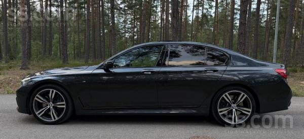 Blue BMW 740 2018 in Riga, with an engine capacity of 3.00 L and mileage of 208 thousand km for 30000 €, photo 7 on AUTOMOTO.COM.LV