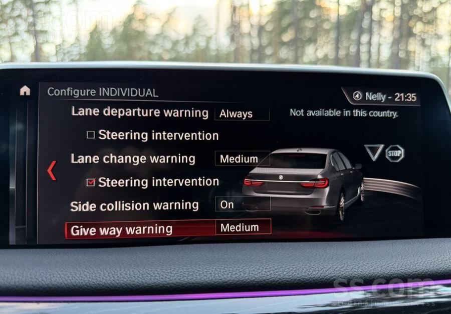 Blue BMW 740 2018 in Riga, with an engine capacity of 3.00 L and mileage of 208 thousand km for 30000 €, photo 17 on AUTOMOTO.COM.LV