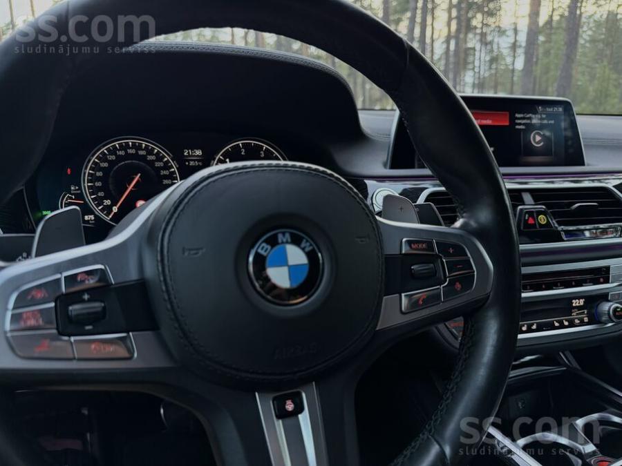 Blue BMW 740 2018 in Riga, with an engine capacity of 3.00 L and mileage of 208 thousand km for 30000 €, photo 19 on AUTOMOTO.COM.LV