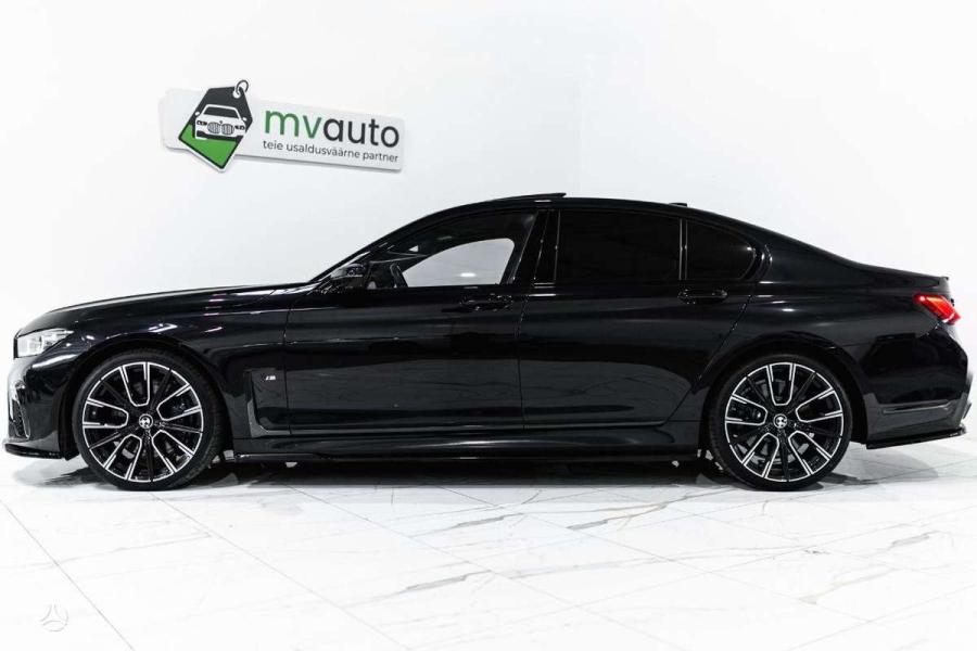 Blue BMW 740 2019 in Tallinn, with an engine capacity of 2.99 L and mileage of 134 thousand km for 48990 €, photo 7 on AUTOMOTO.COM.LV