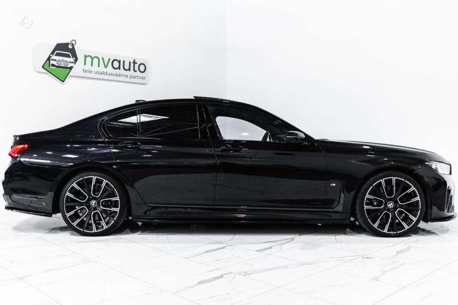 Blue BMW 740 2019 in Tallinn, with an engine capacity of 2.99 L and mileage of 134 thousand km for 48990 €, photo 8 on AUTOMOTO.COM.LV