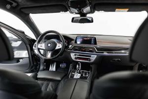 Blue BMW 740 2019 in Tallinn, with an engine capacity of 2.99 L and mileage of 134 thousand km for 48990 €, photo 14 on AUTOMOTO.COM.LV