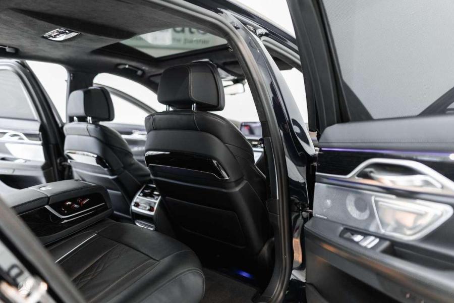 Blue BMW 740 2019 in Tallinn, with an engine capacity of 2.99 L and mileage of 134 thousand km for 48990 €, photo 20 on AUTOMOTO.COM.LV