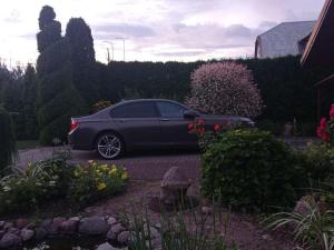 Brown BMW 740 2011 in Vilnius, with an engine capacity of 0.00 L and mileage of 321 thousand km for 11600 €, photo 5 on AUTOMOTO.COM.LV