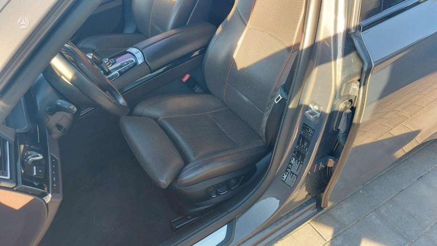 Brown BMW 740 2011 in Vilnius, with an engine capacity of 0.00 L and mileage of 321 thousand km for 11600 €, photo 15 on AUTOMOTO.COM.LV