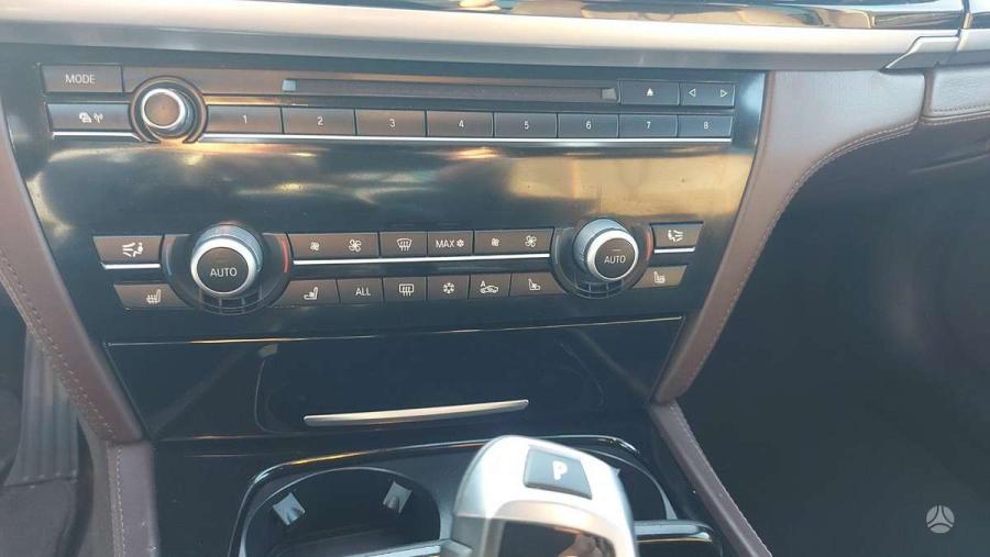 Brown BMW 740 2011 in Vilnius, with an engine capacity of 0.00 L and mileage of 321 thousand km for 11600 €, photo 26 on AUTOMOTO.COM.LV