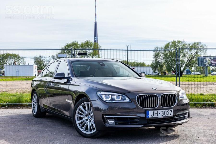 Brūns BMW 740 2012 Rīga, ar dzinēja tilpumu 3.00 L un nobraukumu 303 tūkst. km par 15990 €, foto 2 vietnē AUTOMOTO.COM.LV