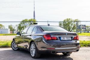 Brūns BMW 740 2012 Rīga, ar dzinēja tilpumu 3.00 L un nobraukumu 303 tūkst. km par 15990 €, foto 7 vietnē AUTOMOTO.COM.LV