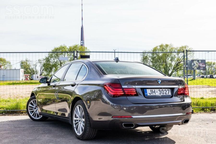 Brūns BMW 740 2012 Rīga, ar dzinēja tilpumu 3.00 L un nobraukumu 303 tūkst. km par 15990 €, foto 7 vietnē AUTOMOTO.COM.LV