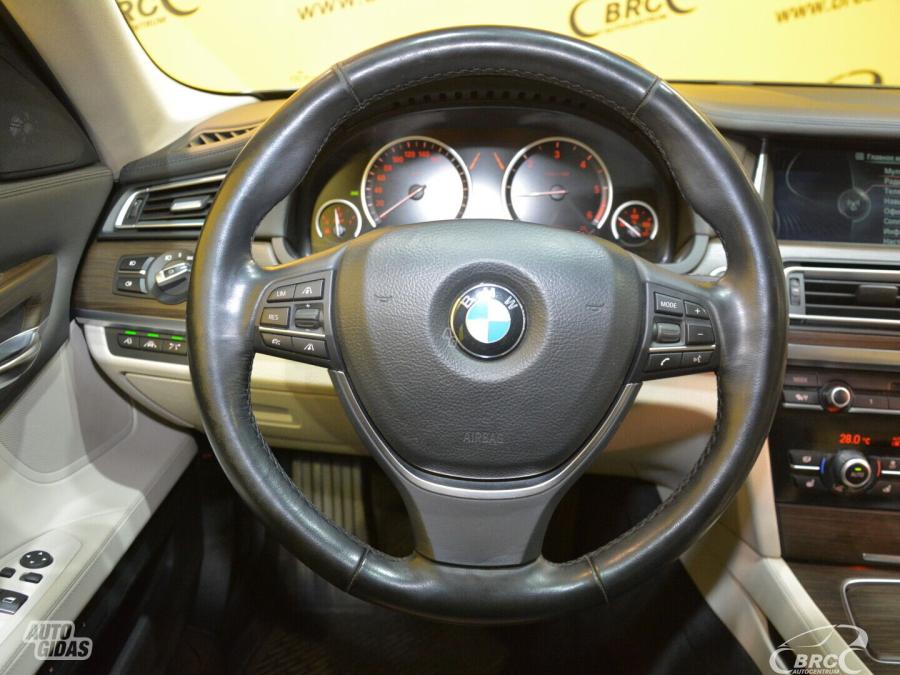 Brown BMW 740 2012 in Avizieniai, with an engine capacity of 3.00 L and mileage of 266 thousand km for 11900 €, photo 26 on AUTOMOTO.COM.LV