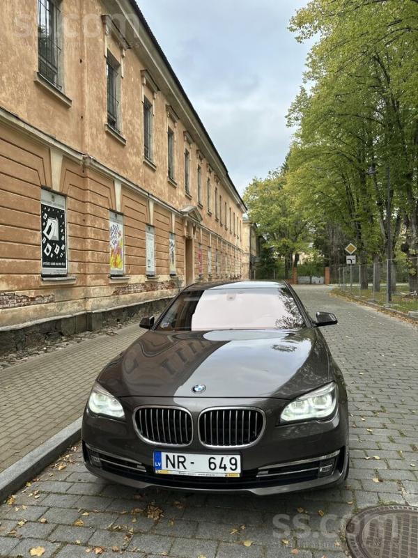 Brūns BMW 740 2013 Jūrmala, ar dzinēja tilpumu 3.00 L un nobraukumu 244 tūkst. km par 15000 €, foto 1 vietnē AUTOMOTO.COM.LV