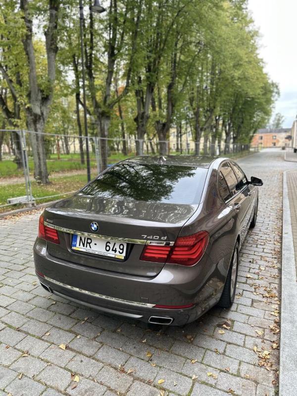 Brūns BMW 740 2013 Jūrmala, ar dzinēja tilpumu 3.00 L un nobraukumu 244 tūkst. km par 15000 €, foto 4 vietnē AUTOMOTO.COM.LV