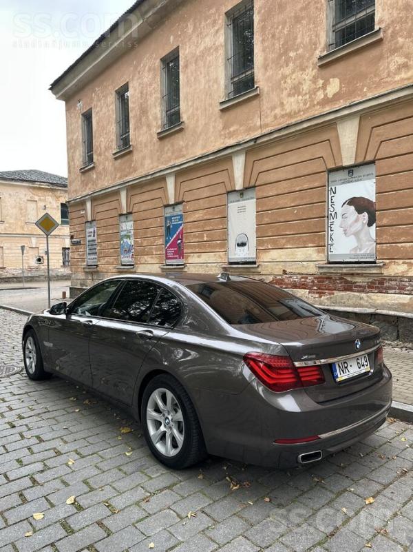 Brūns BMW 740 2013 Jūrmala, ar dzinēja tilpumu 3.00 L un nobraukumu 244 tūkst. km par 15000 €, foto 5 vietnē AUTOMOTO.COM.LV