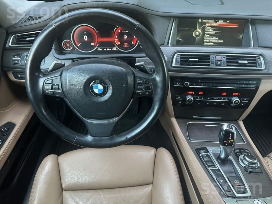 Brūns BMW 740 2013 Jūrmala, ar dzinēja tilpumu 3.00 L un nobraukumu 244 tūkst. km par 15000 €, foto 8 vietnē AUTOMOTO.COM.LV