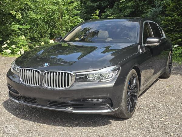 Brown BMW 740 2016 in Vilnius, with an engine capacity of 3.00 L and mileage of 128 thousand km for 19900 €, photo 3 on AUTOMOTO.COM.LV