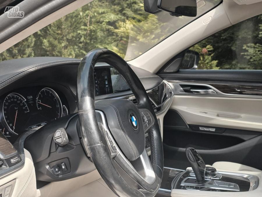 Brūns BMW 740 2016 Viļņa, ar dzinēja tilpumu 3.00 L un nobraukumu 128 tūkst. km par 19900 €, foto 8 vietnē AUTOMOTO.COM.LV