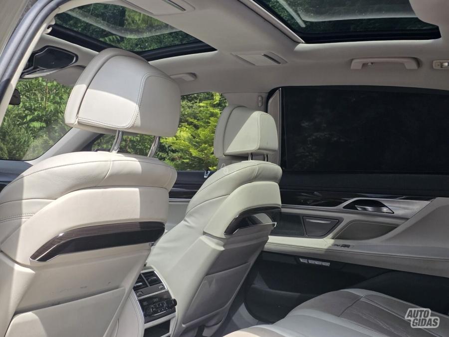 Brūns BMW 740 2016 Viļņa, ar dzinēja tilpumu 3.00 L un nobraukumu 128 tūkst. km par 19900 €, foto 9 vietnē AUTOMOTO.COM.LV