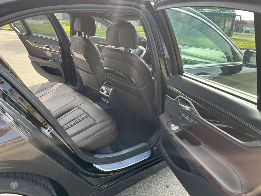Brūns BMW 740 2016 Tauragė, ar dzinēja tilpumu 2.00 L un nobraukumu 147 tūkst. km par 27900 €, foto 8 vietnē AUTOMOTO.COM.LV