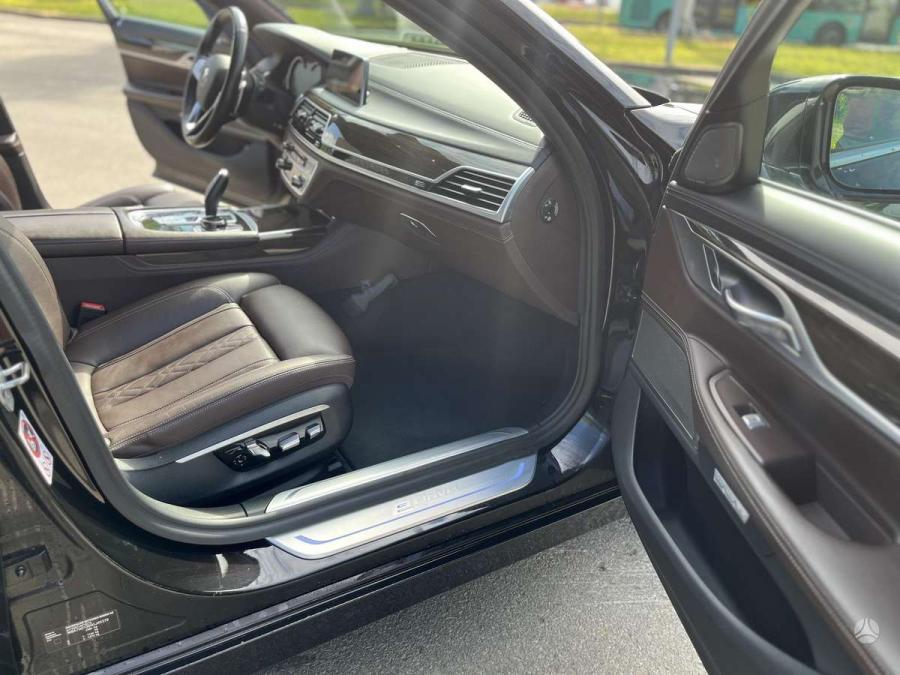 Brūns BMW 740 2016 Tauragė, ar dzinēja tilpumu 2.00 L un nobraukumu 147 tūkst. km par 27900 €, foto 10 vietnē AUTOMOTO.COM.LV