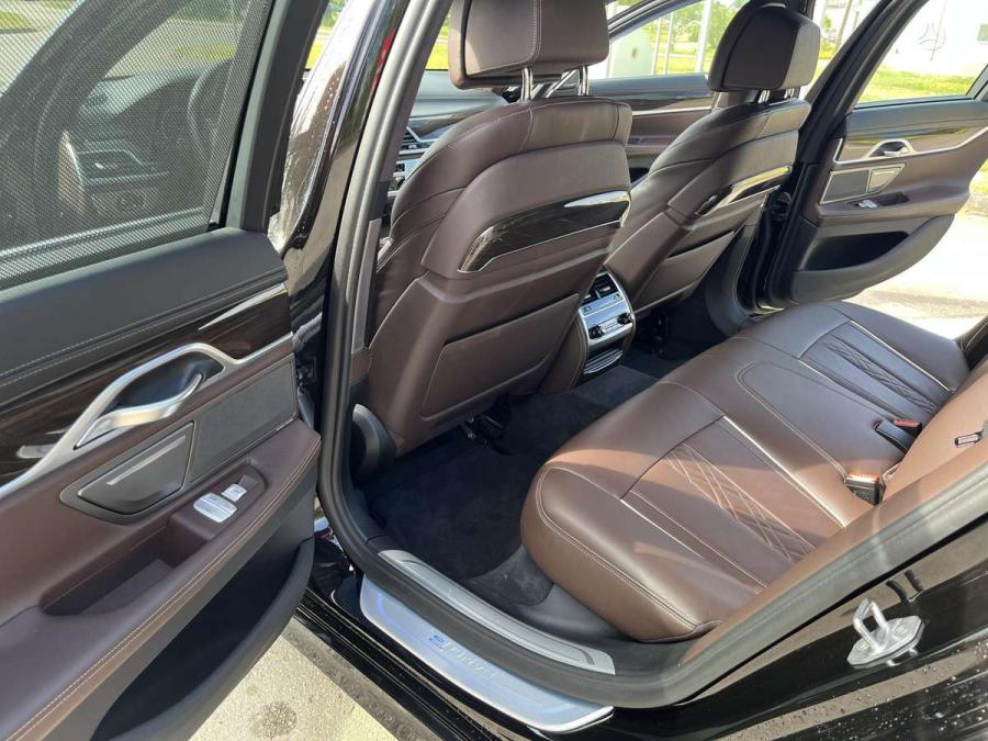 Brūns BMW 740 2016 Tauragė, ar dzinēja tilpumu 2.00 L un nobraukumu 147 tūkst. km par 27900 €, foto 11 vietnē AUTOMOTO.COM.LV