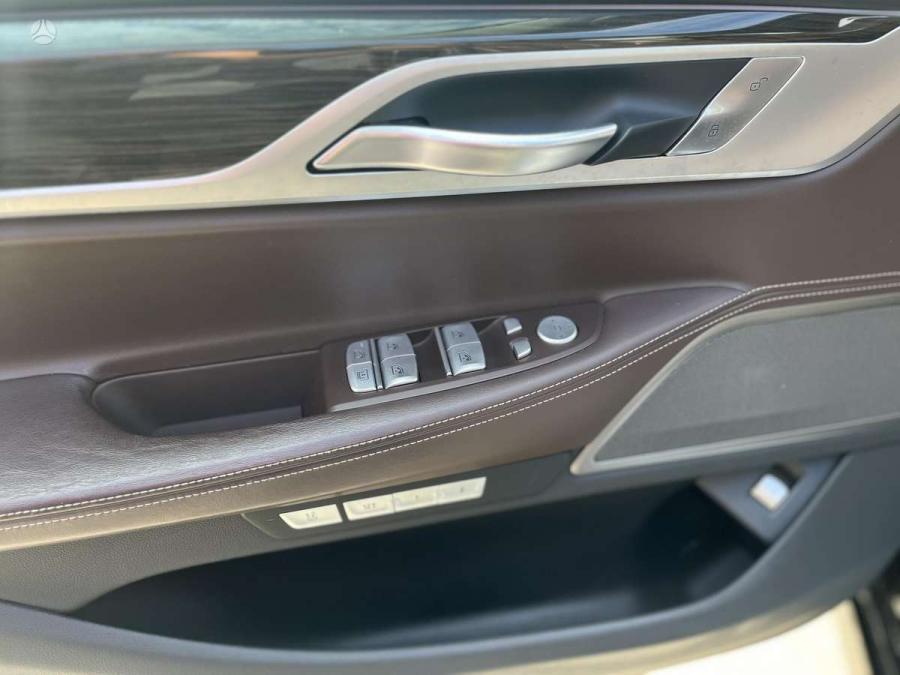 Brūns BMW 740 2016 Tauragė, ar dzinēja tilpumu 2.00 L un nobraukumu 147 tūkst. km par 27900 €, foto 12 vietnē AUTOMOTO.COM.LV