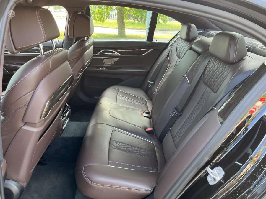 Brūns BMW 740 2016 Tauragė, ar dzinēja tilpumu 2.00 L un nobraukumu 147 tūkst. km par 27900 €, foto 17 vietnē AUTOMOTO.COM.LV