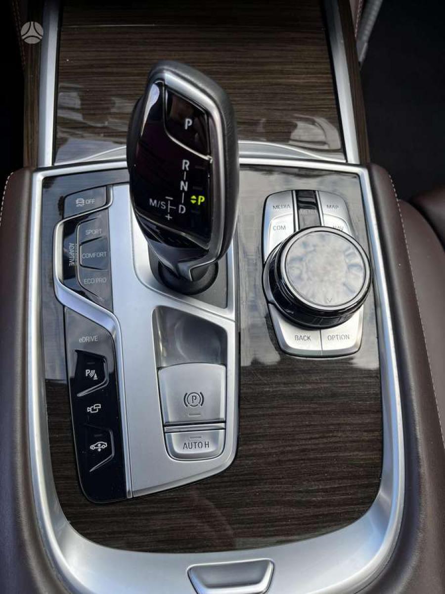 Brūns BMW 740 2016 Tauragė, ar dzinēja tilpumu 2.00 L un nobraukumu 147 tūkst. km par 27900 €, foto 20 vietnē AUTOMOTO.COM.LV