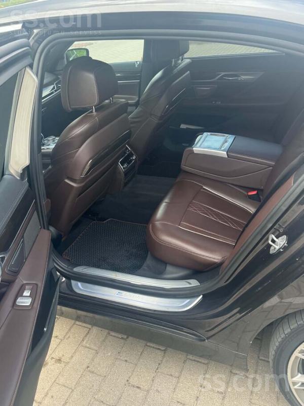BMW 740 2016 RÄzekne vietnÄ BrÅ«ns BMW 740 2016 RÄzekne, ar dzinÄja tilpumu 2.00 L un nobraukumu 200 tÅ«kst. km par 31250 ā¬, foto 10 vietnÄ AUTOMOTO.COM.LV