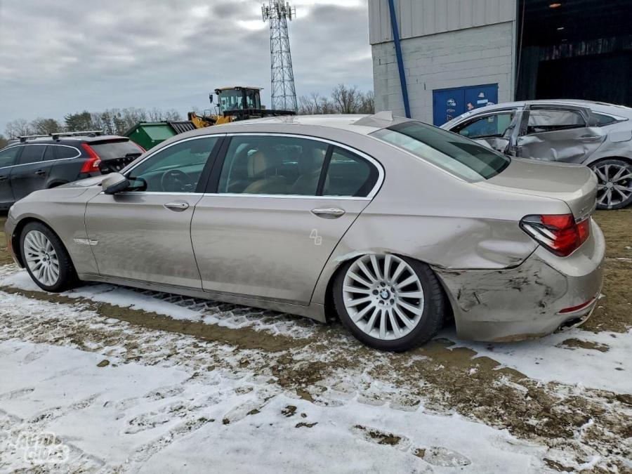 BMW 740 2013 Šilutė, ar dzinēja tilpumu 3.00 L un nobraukumu 132 tūkst. km par 8750 €, foto 5 vietnē AUTOMOTO.COM.LV