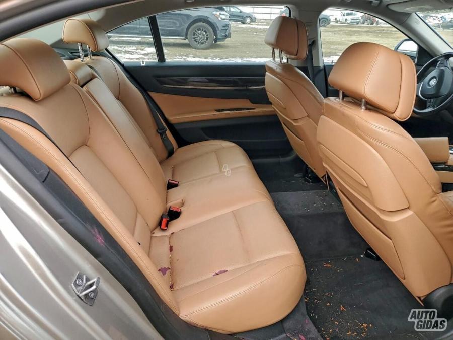 BMW 740 2013 Šilutė, ar dzinēja tilpumu 3.00 L un nobraukumu 132 tūkst. km par 8750 €, foto 9 vietnē AUTOMOTO.COM.LV