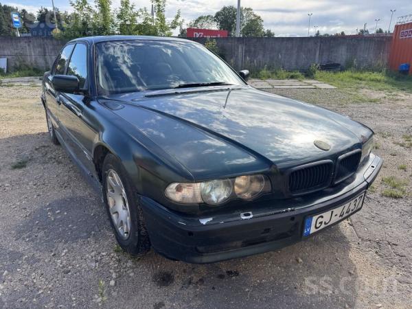 Green BMW 740 2000 in Riga, with an engine capacity of 3.00 L and mileage of 270 thousand km for 2400 €, photo 1 on AUTOMOTO.COM.LV