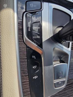 Grey BMW 740 2017 in Kaunas, with an engine capacity of 2.99 L and mileage of 300 thousand km for 25999 €, photo 13 on AUTOMOTO.COM.LV