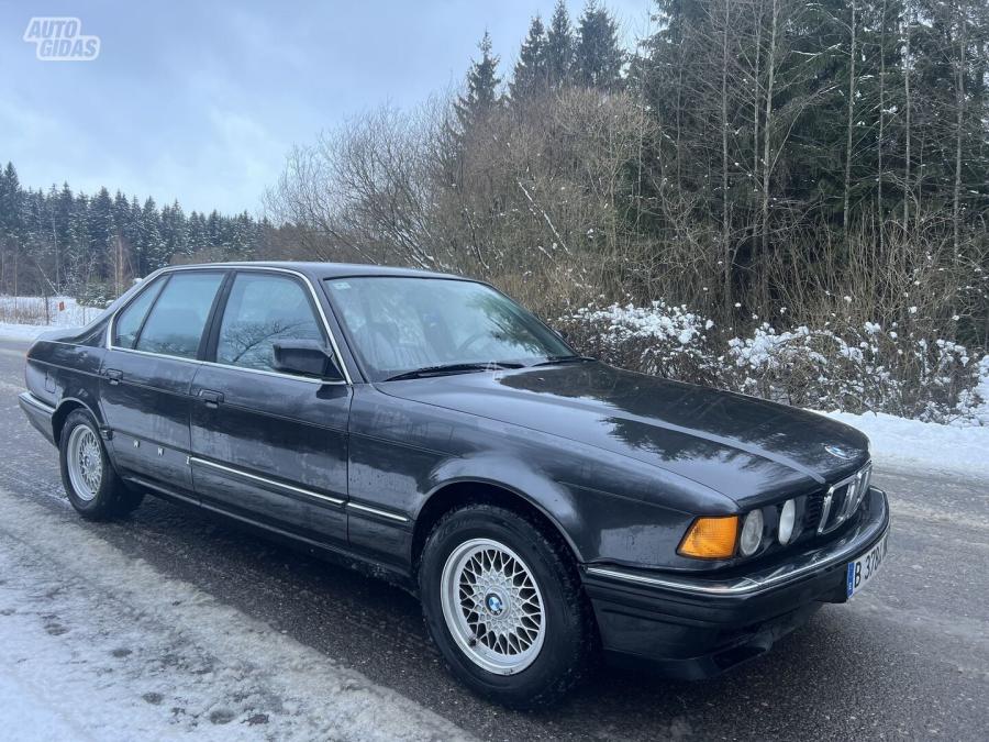 Pelēks BMW 740 1992 Šilutė, ar dzinēja tilpumu 4.00 L un nobraukumu 280 tūkst. km par 7000 €, foto 3 vietnē AUTOMOTO.COM.LV