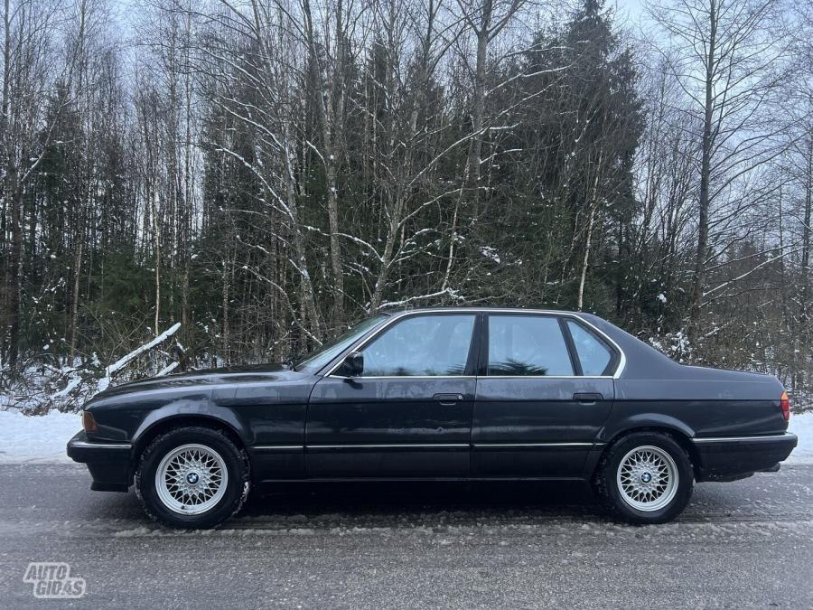 Pelēks BMW 740 1992 Šilutė, ar dzinēja tilpumu 4.00 L un nobraukumu 280 tūkst. km par 7000 €, foto 6 vietnē AUTOMOTO.COM.LV