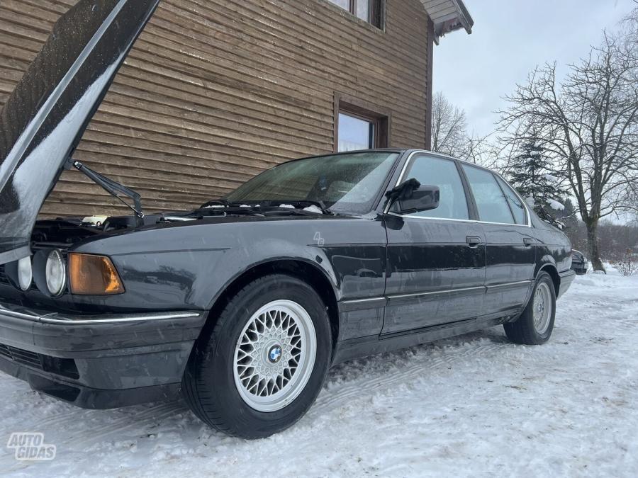 Pelēks BMW 740 1992 Šilutė, ar dzinēja tilpumu 4.00 L un nobraukumu 280 tūkst. km par 7000 €, foto 12 vietnē AUTOMOTO.COM.LV