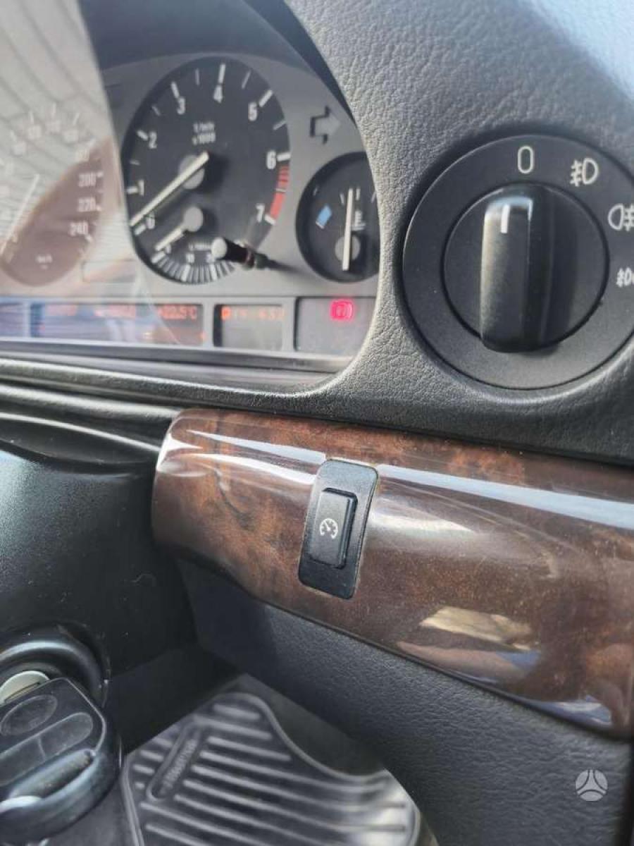 Серый БМВ 740 1995 в Клайпеда, объемом двигателя 4.00 л и пробегом 265 тыс. км за 8999 €, фото 18 на AUTOMOTO.COM.LV