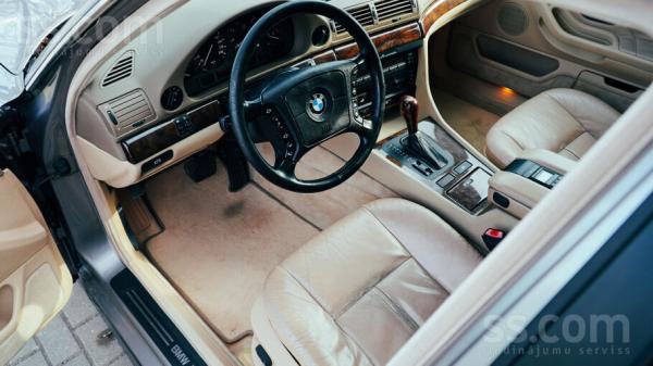 Grey BMW 740 1996 in Valmiera, with an engine capacity of 4.00 L and mileage of 168 thousand km for 8000 €, photo 9 on AUTOMOTO.COM.LV