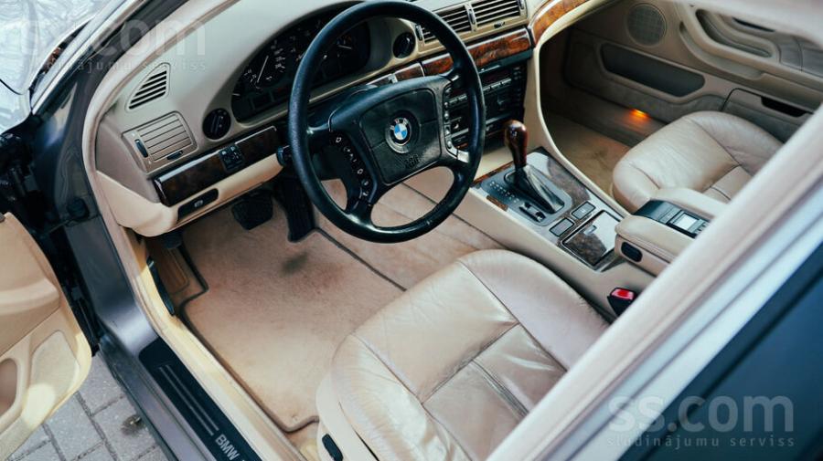 Grey BMW 740 1996 in Valmiera, with an engine capacity of 4.00 L and mileage of 168 thousand km for 8000 €, photo 9 on AUTOMOTO.COM.LV