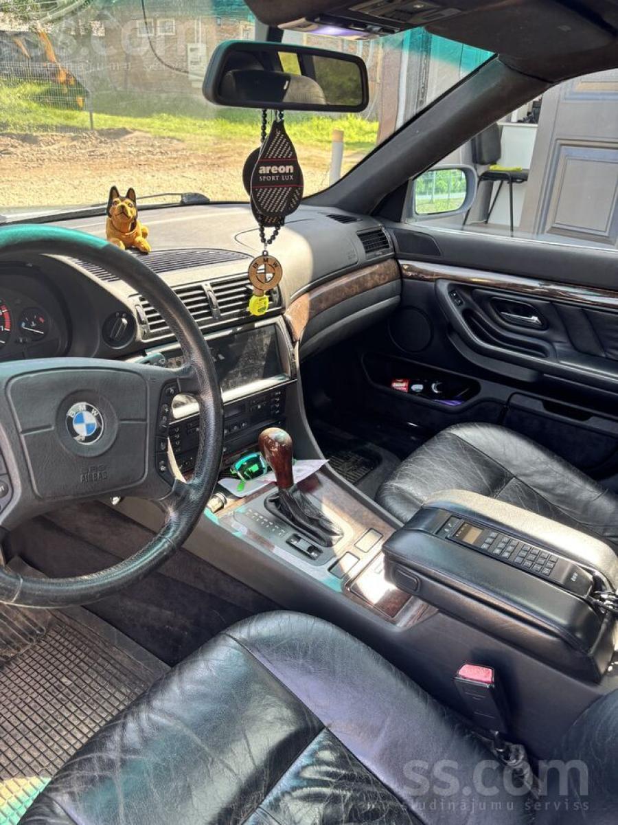 Pelēks BMW 740 1997 Rēzekne, ar dzinēja tilpumu 4.40 L un nobraukumu 433 tūkst. km par 4999 €, foto 3 vietnē AUTOMOTO.COM.LV