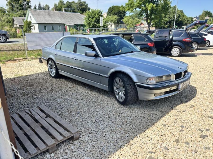 Pelēks BMW 740 1997 Rēzekne, ar dzinēja tilpumu 4.40 L un nobraukumu 433 tūkst. km par 4999 €, foto 4 vietnē AUTOMOTO.COM.LV