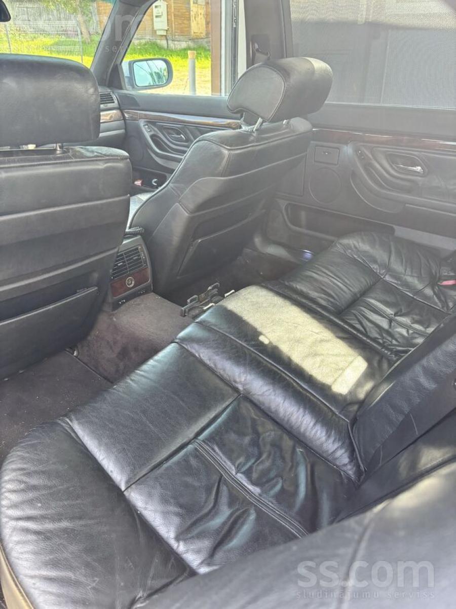 Pelēks BMW 740 1997 Rēzekne, ar dzinēja tilpumu 4.40 L un nobraukumu 433 tūkst. km par 4999 €, foto 5 vietnē AUTOMOTO.COM.LV