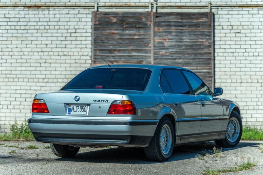 Grey BMW 740 1997 in Riga, with an engine capacity of 4.00 L and mileage of 230 thousand km for 15000 €, photo 4 on AUTOMOTO.COM.LV