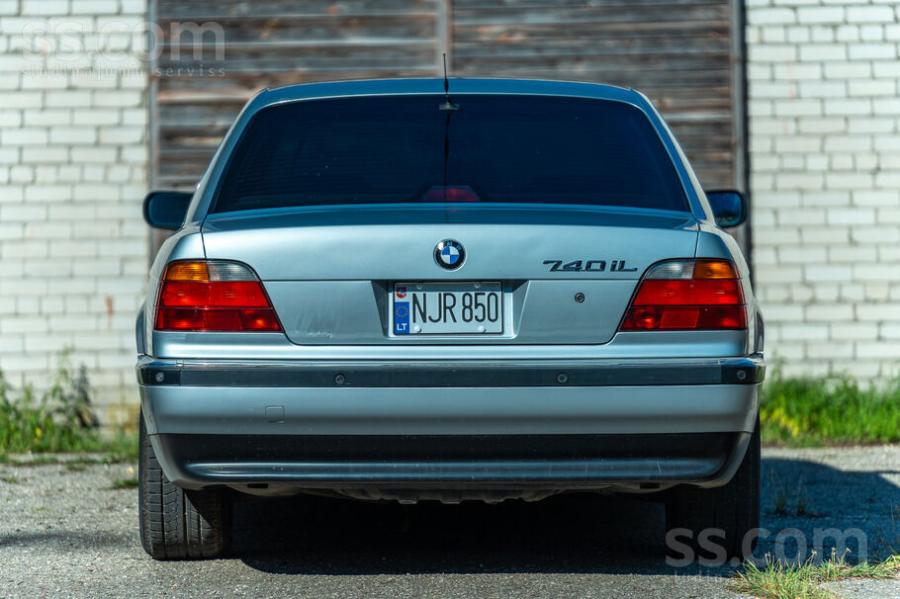 Grey BMW 740 1997 in Riga, with an engine capacity of 4.00 L and mileage of 230 thousand km for 15000 €, photo 5 on AUTOMOTO.COM.LV